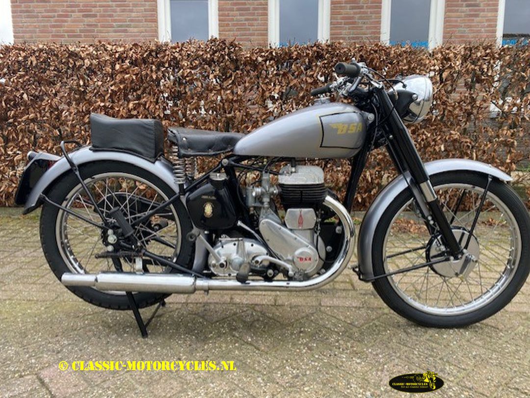 BSA M20 1942 - Classic Motorcycles