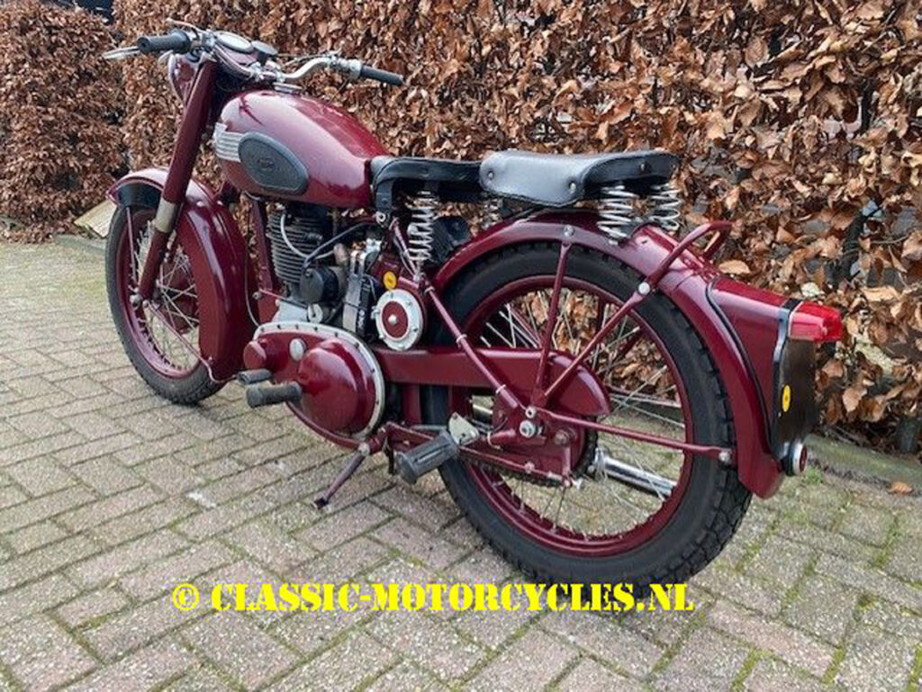 BSA B33 1953 - Classic Motorcycles